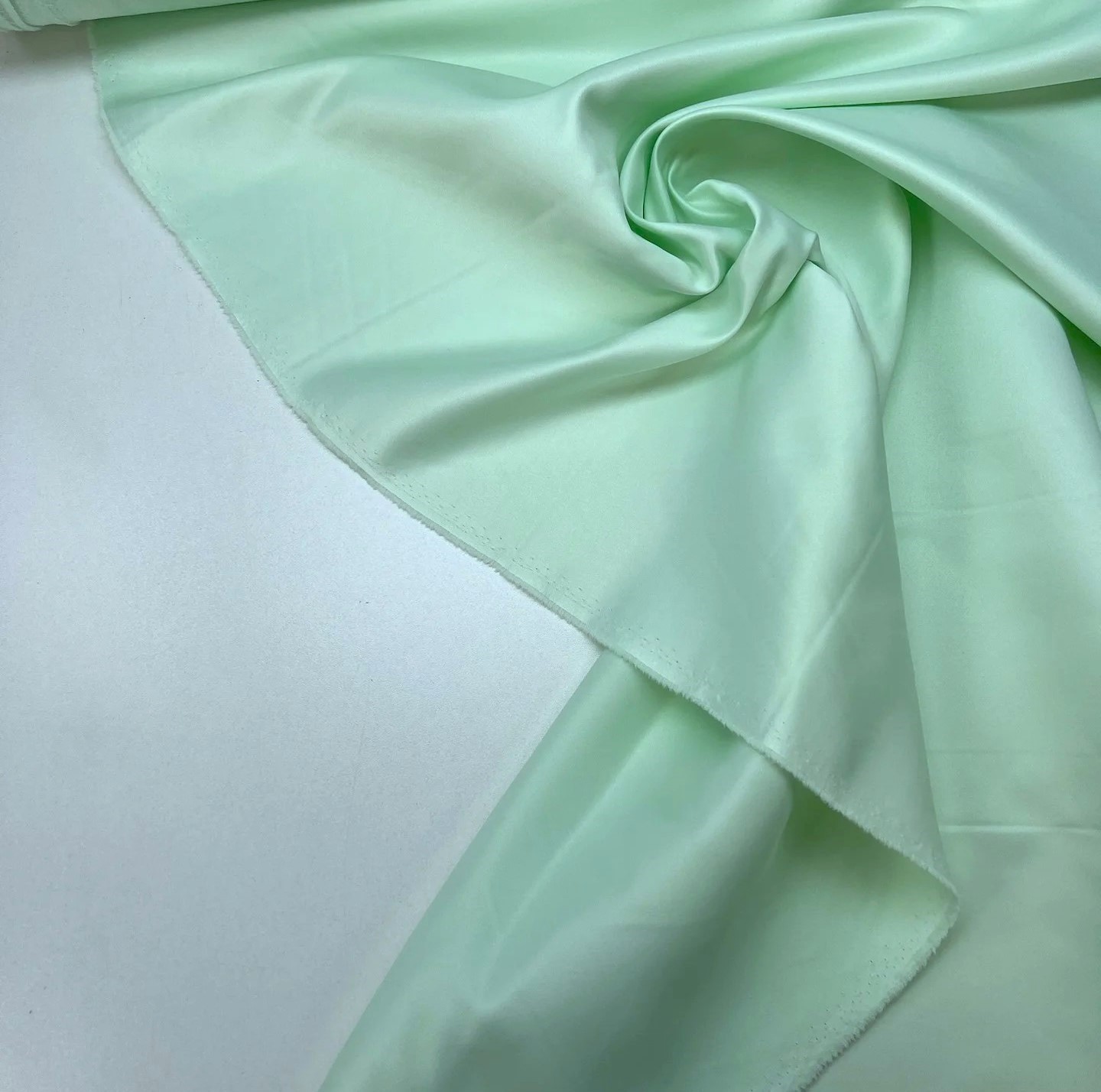 Visoka Moda, Američki Saten, Mint Boja - Restlovi - Amika Tekstil