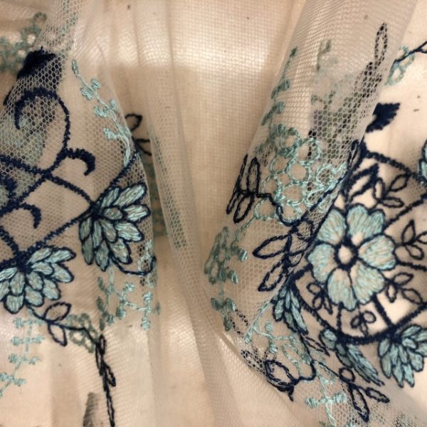 Til čipka S Vezenim Cvijećem, Modra-plava-bež Boja - Amika Tekstil